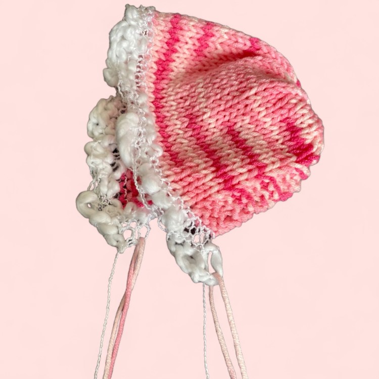 Idea for knitting a frilly edged baby bonnet – plus free pattern – The ...