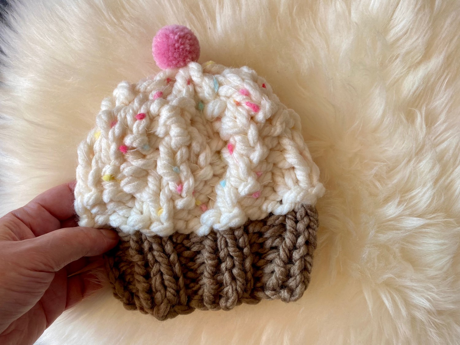 Super Chunky Newborn Cupcake Hat Free Knitting Pattern – The Knitting Times